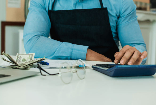 Reporting Tips on Taxes: 6 Questions Your Restaurant Staff Might Be Asking